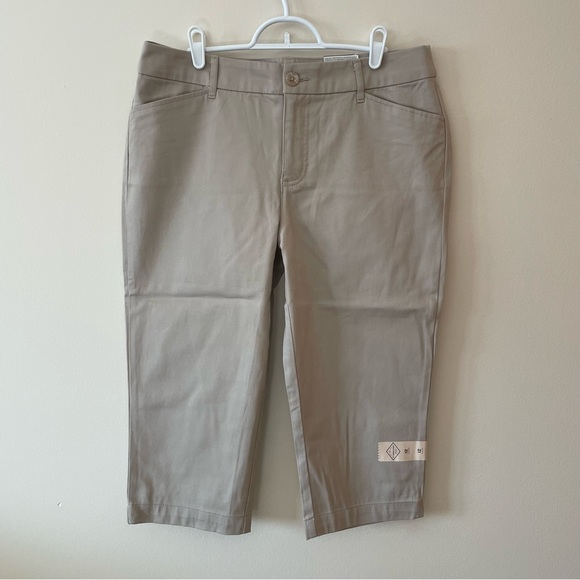 St. John's Bay | Pants & Jumpsuits | St Johns Bay Tan Capri Pants ...
